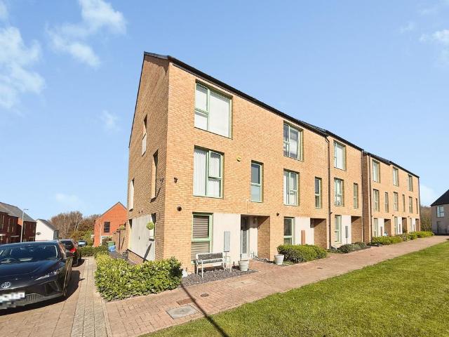 4 bedroom terraced house for sale