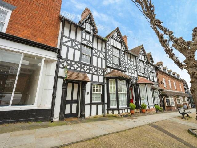 4 bedroom terraced house for sale