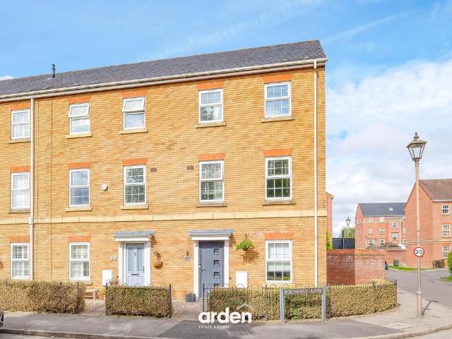 4 bedroom terraced house for sale