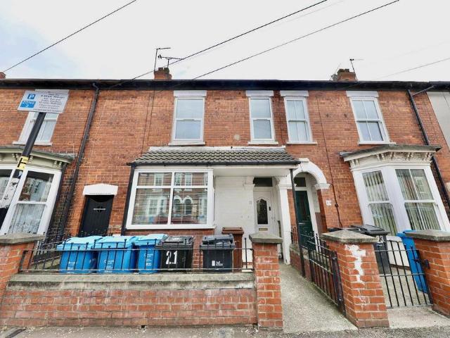 4 bedroom terraced house for sale