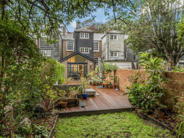 4 bedroom terraced house for sale