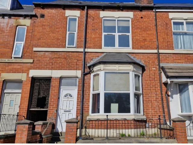 4 bedroom terraced house for sale