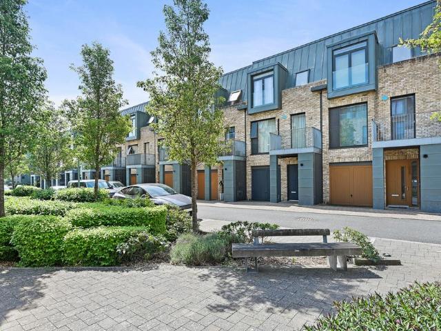 4 bedroom terraced house for sale