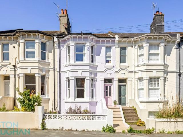 4 bedroom terraced house for sale
