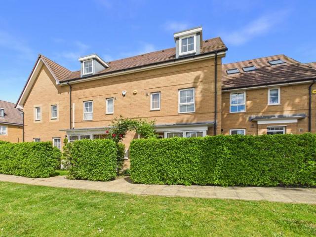 4 bedroom terraced house for sale