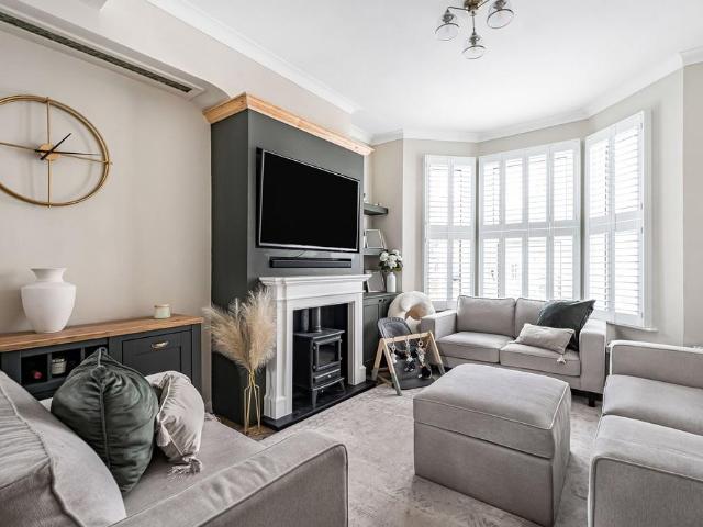 4 bedroom terraced house for sale