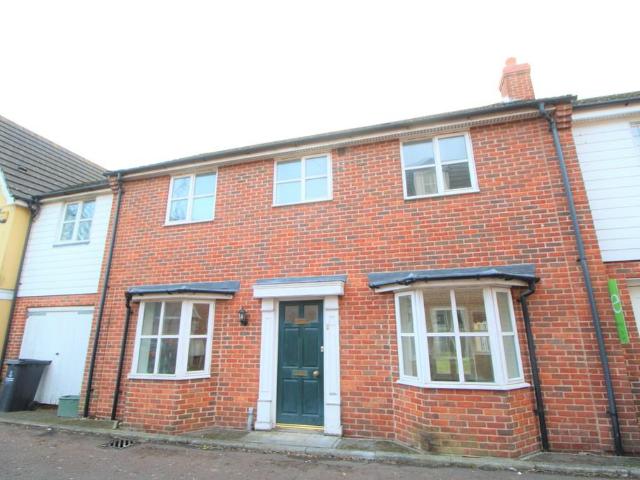 4 bedroom terraced house for sale