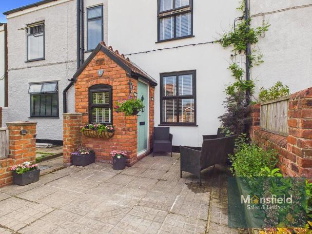 4 bedroom terraced house for sale