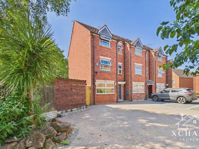 4 bedroom terraced house for sale
