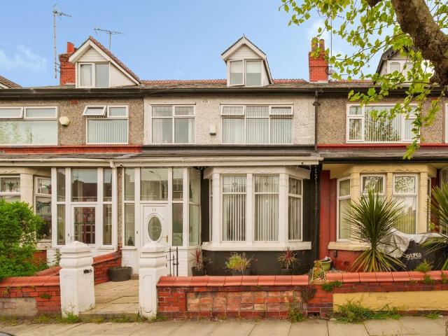 4 bedroom terraced house for sale