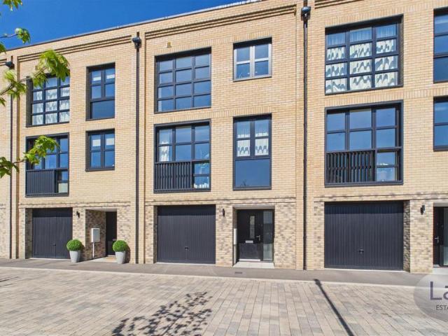 4 bedroom terraced house for sale
