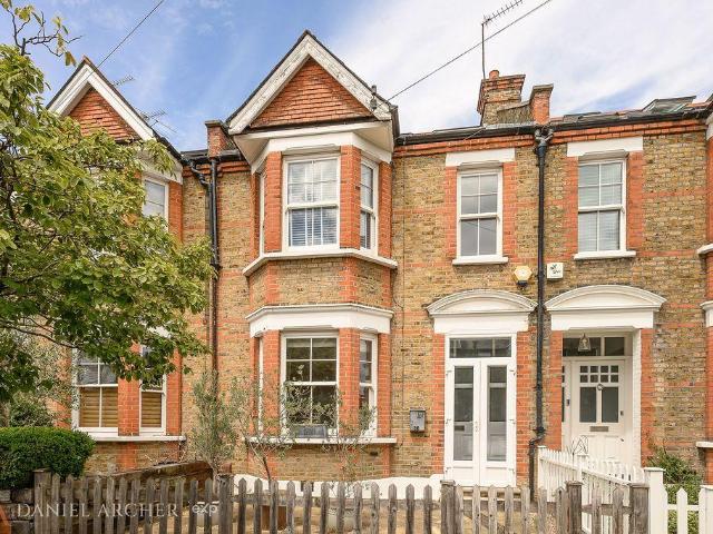 4 bedroom terraced house for sale
