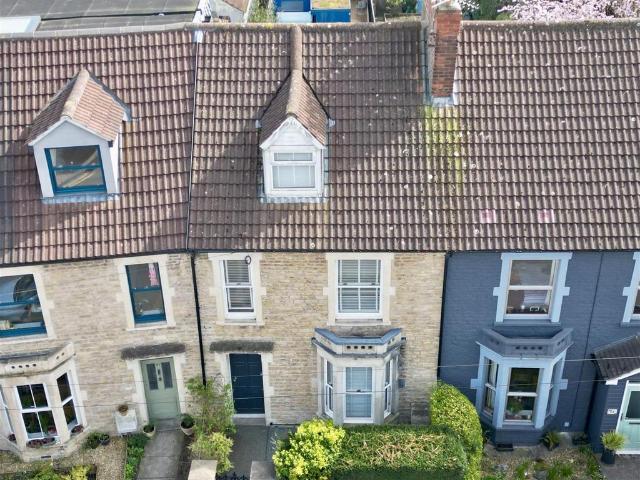 4 bedroom terraced house for sale
