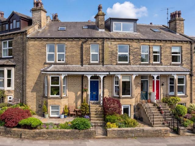 4 bedroom terraced house for sale