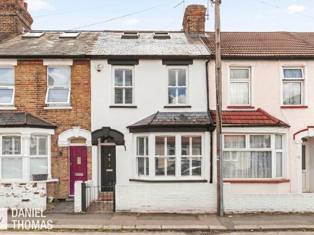 4 bedroom terraced house for sale