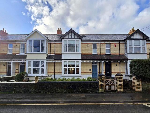 5 bedroom terraced house for sale