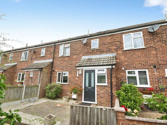 4 bedroom terraced house for sale