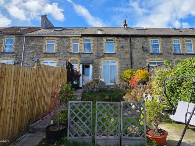4 bedroom terraced house for sale