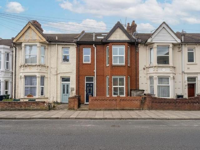 4 bedroom terraced house for sale