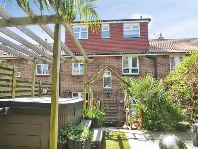 4 bedroom terraced house for sale