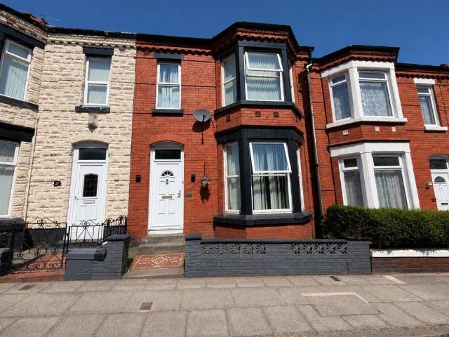 4 bedroom terraced house for sale