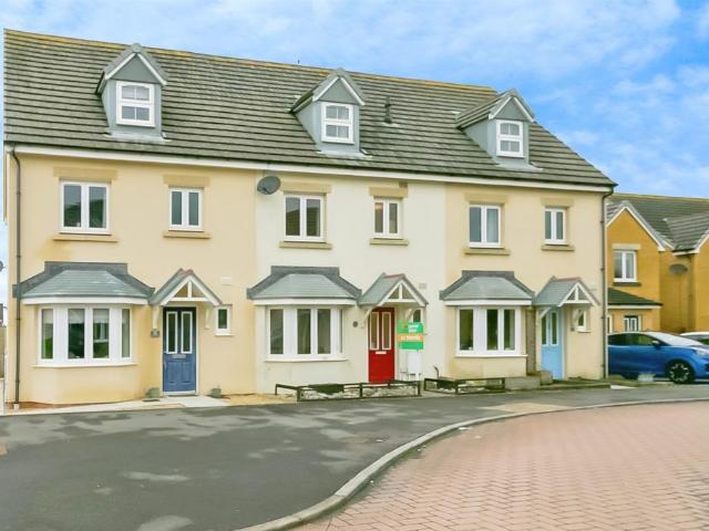 4 bedroom terraced house for sale