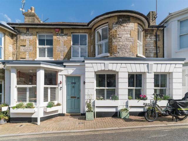 4 bedroom terraced house for sale