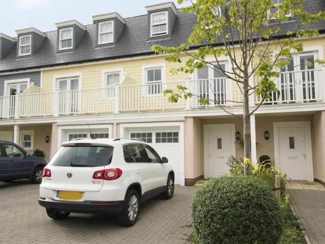 4 bedroom terraced house for sale