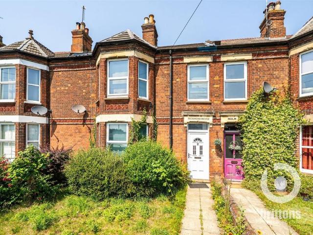 4 bedroom terraced house for sale