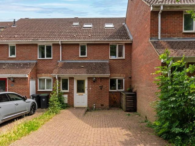 4 bedroom terraced house for sale
