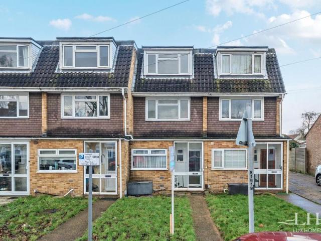 4 bedroom terraced house for sale