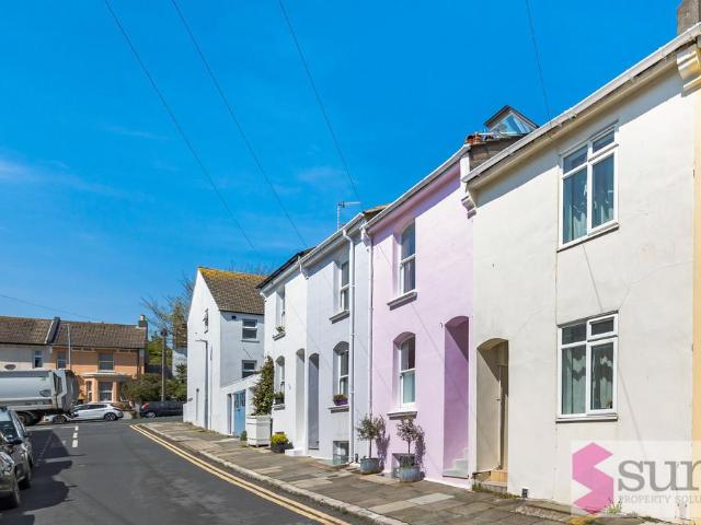 4 bedroom terraced house for sale