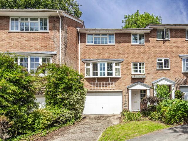 4 bedroom terraced house for sale
