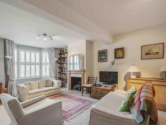 4 bedroom terraced house for sale