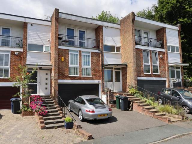 4 bedroom terraced house for sale
