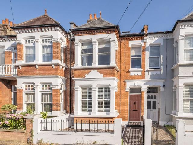 4 bedroom terraced house for sale