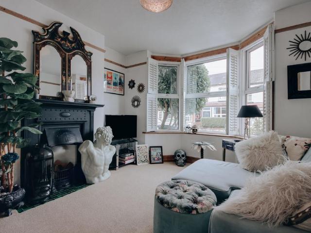 4 bedroom terraced house for sale