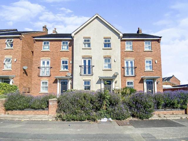 4 bedroom terraced house for sale