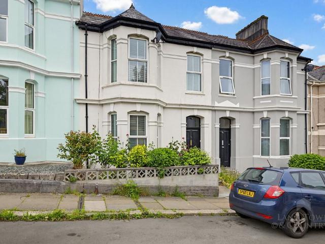 4 bedroom terraced house for sale