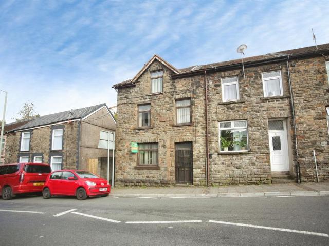 4 bedroom terraced house for sale