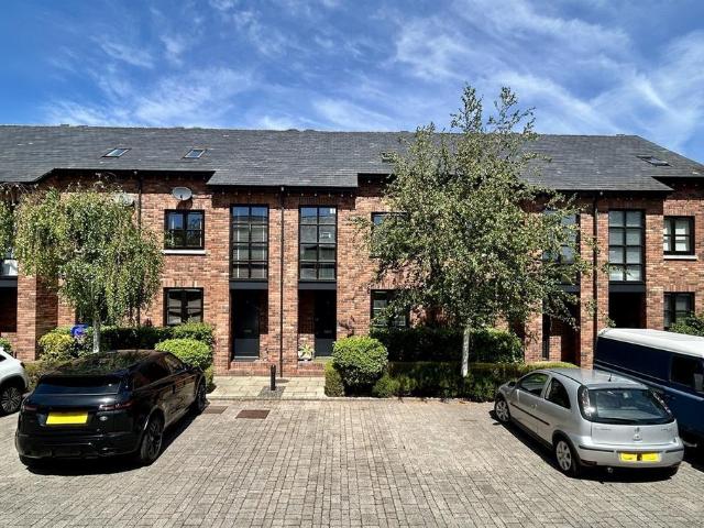 4 bedroom terraced house for sale