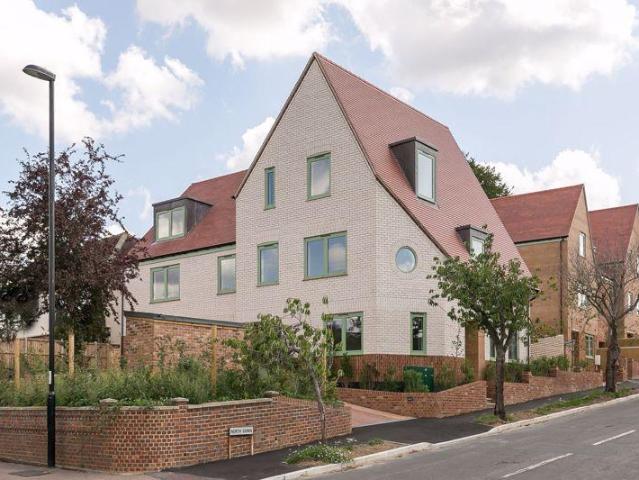 4 bedroom terraced house for sale