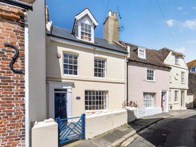 4 bedroom terraced house for sale