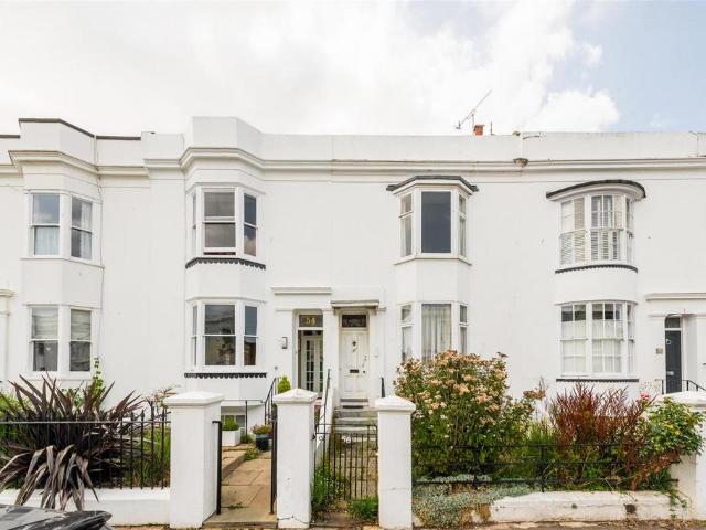 4 bedroom terraced house for sale