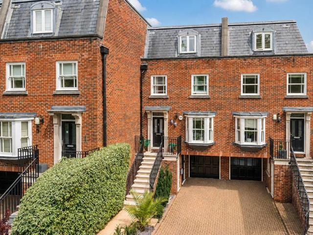 4 bedroom terraced house for sale