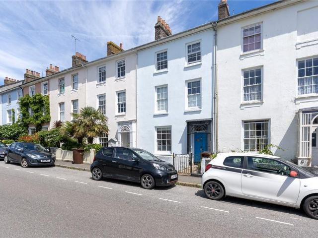 4 bedroom terraced house for sale