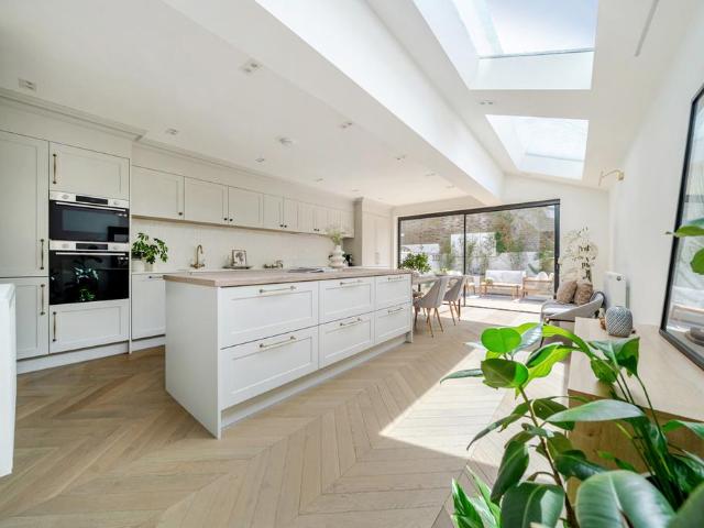 4 bedroom terraced house for sale