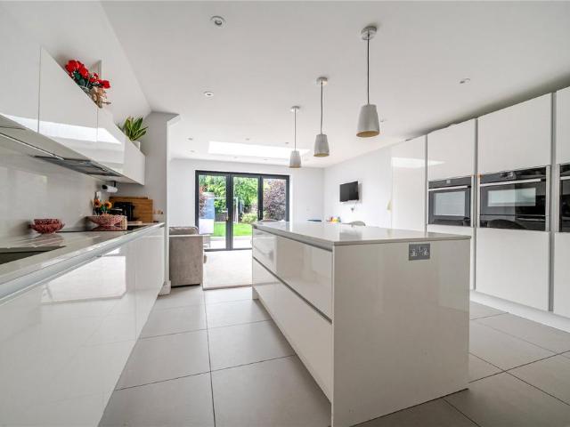 4 bedroom terraced house for sale