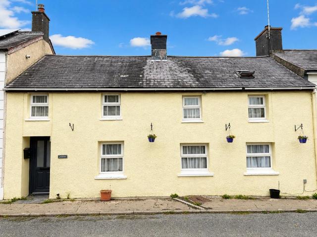 4 bedroom terraced house for sale