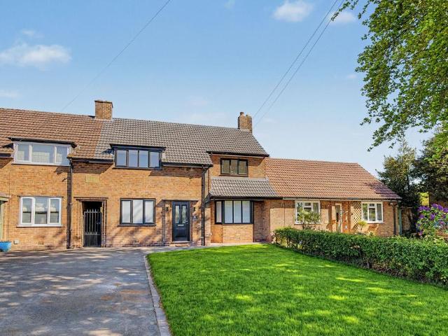 4 bedroom terraced house for sale